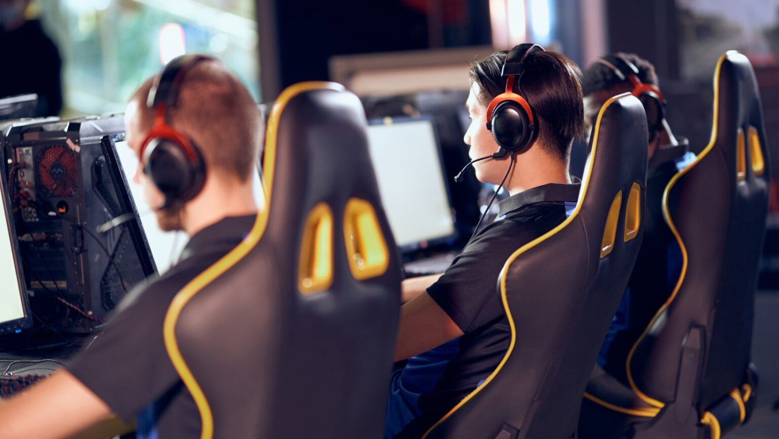 eSports Meets the Gridiron: How NFL and Fantasy Culture Influence the ...